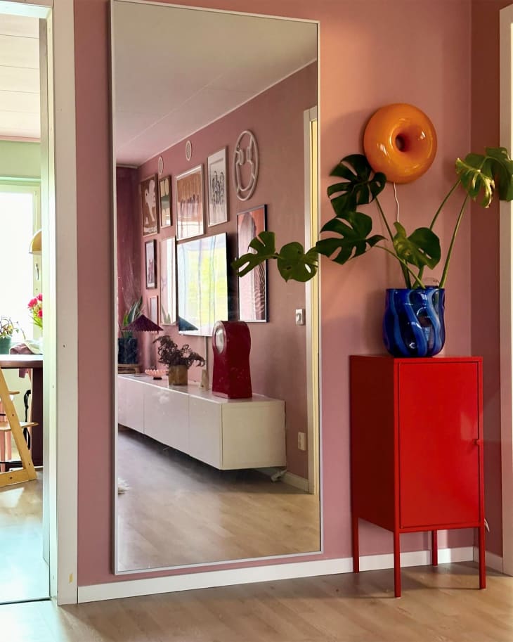 Tour a Swedish Home With Unexpected Color Combinations | Apartment Therapy