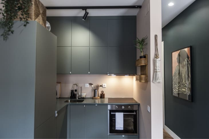 Tour a Bohemian 400-Square-Foot “Gem” of a Home in Lisbon | Apartment ...