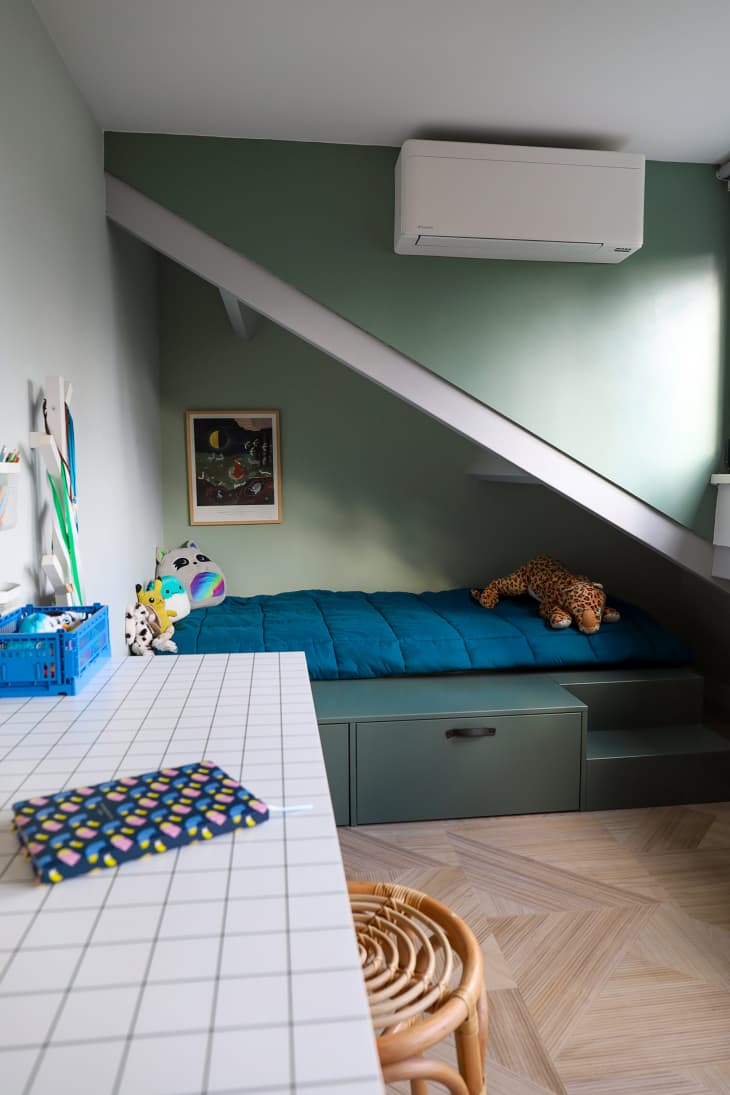 Look Inside This Gorgeous, Colorful Amsterdam Houseboat | Apartment Therapy