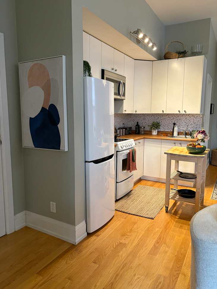 See Inside a Cozy 450-Square-Foot Toronto Studio Apartment | Apartment ...
