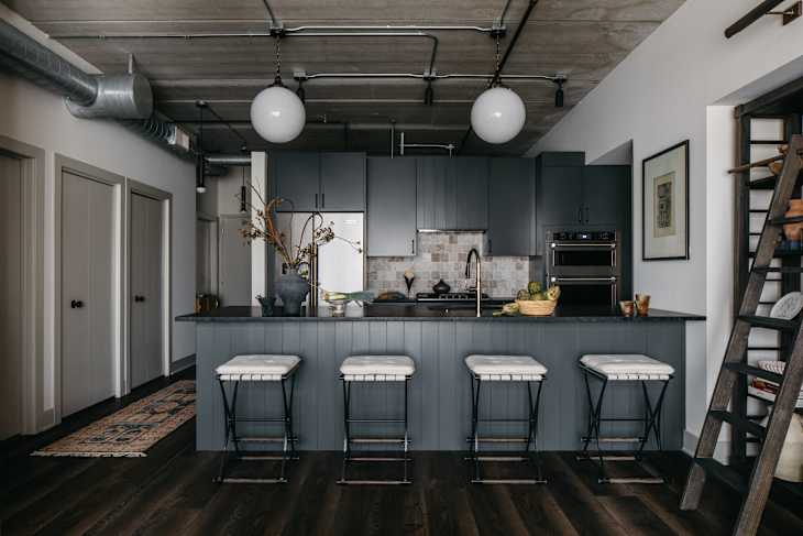 See Inside a Bland 2000s Condo Paris-Inspired Transformation ...