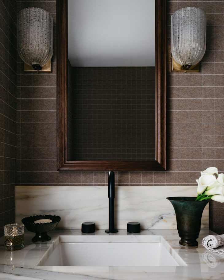 See Inside a Bland 2000s Condo Paris-Inspired Transformation ...