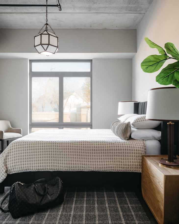 See Inside a Bland 2000s Condo Paris-Inspired Transformation ...