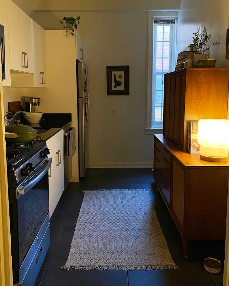 Tour a 99-Year-Old 625-Square-Foot D.C. Rental Apartment | Apartment ...