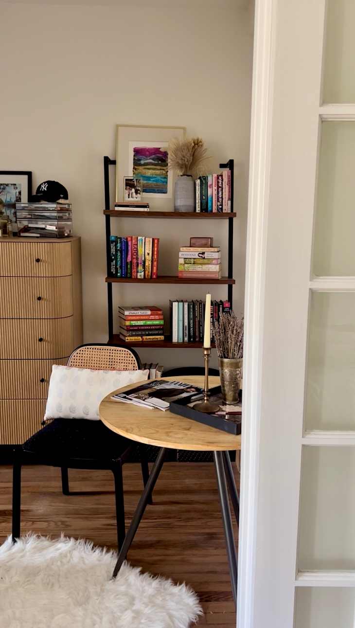 See Inside a Small NYC Studio Turned Cozy, Colorful Oasis | Apartment ...