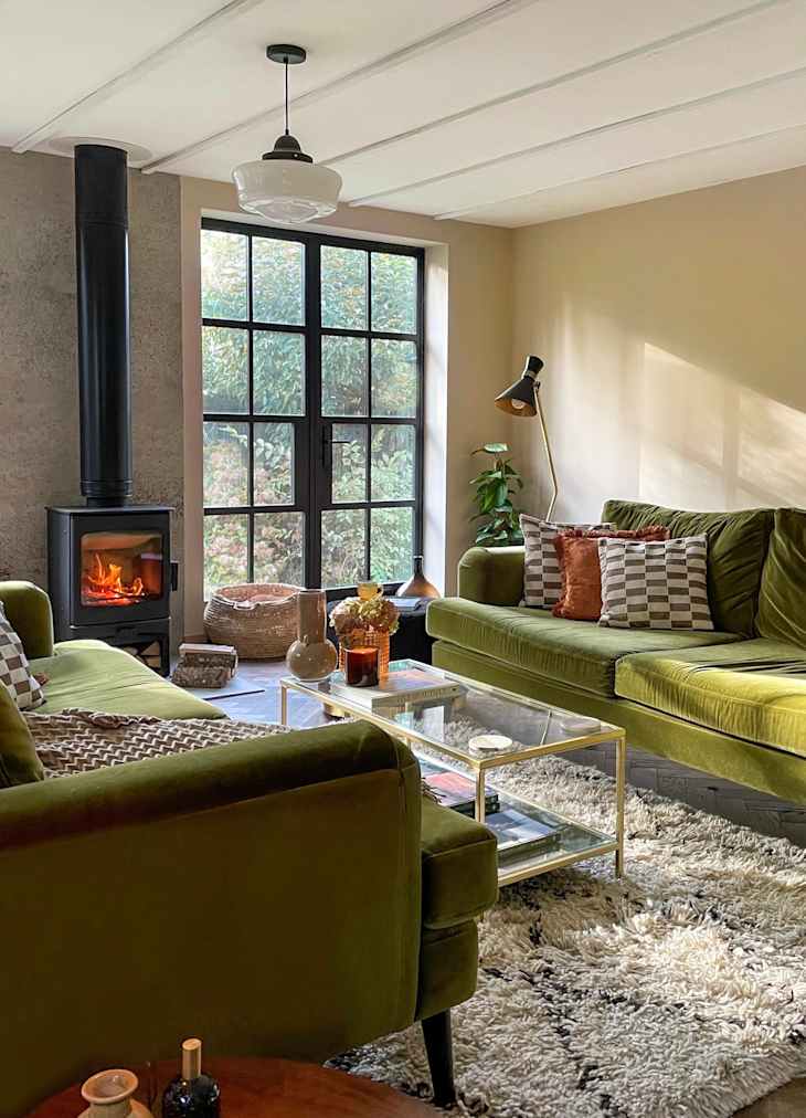 A Mostly DIY Renovation Updated This “Dark” English Cottage | Apartment ...