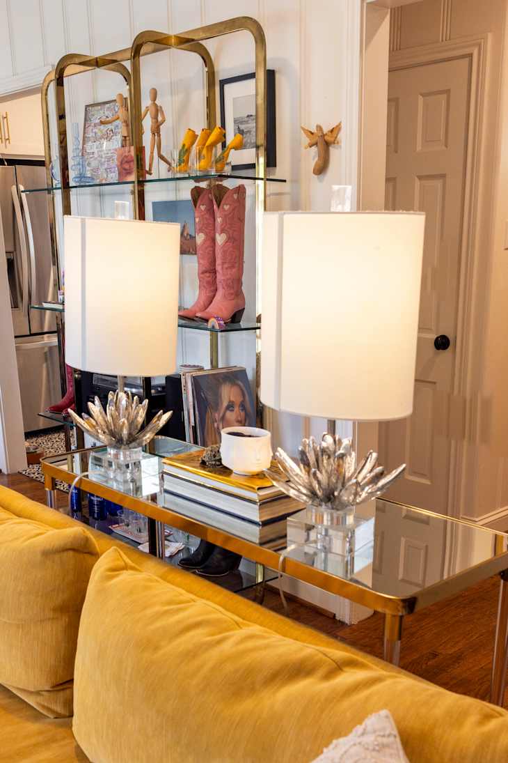 Tour Lizzy Bentley’s, of CITY Boots, Fab Fort Worth Home | Apartment ...