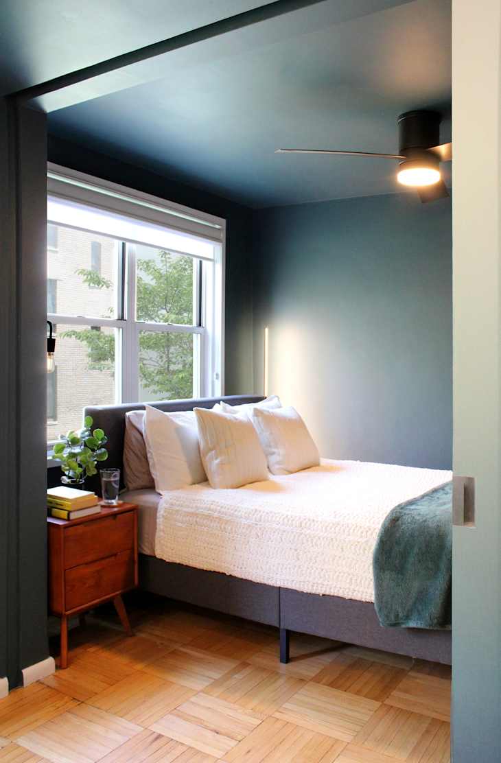 How To Put a Bed in Front of a Window: 20 Gorgeous Examples | Apartment ...
