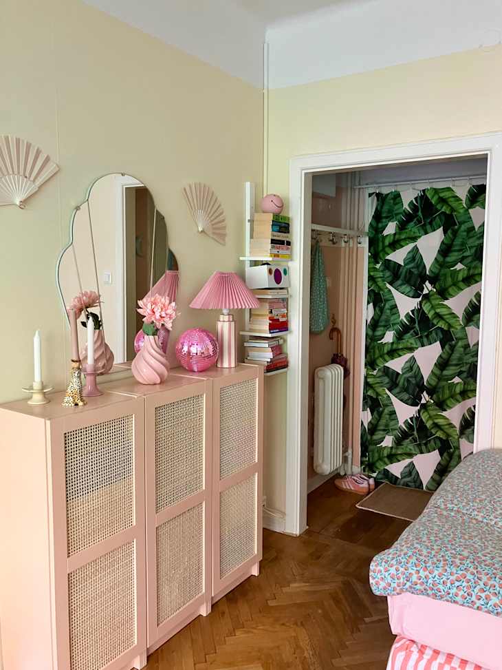 See Inside This Cute & Cozy 250-Square-Foot Stockholm Studio ...