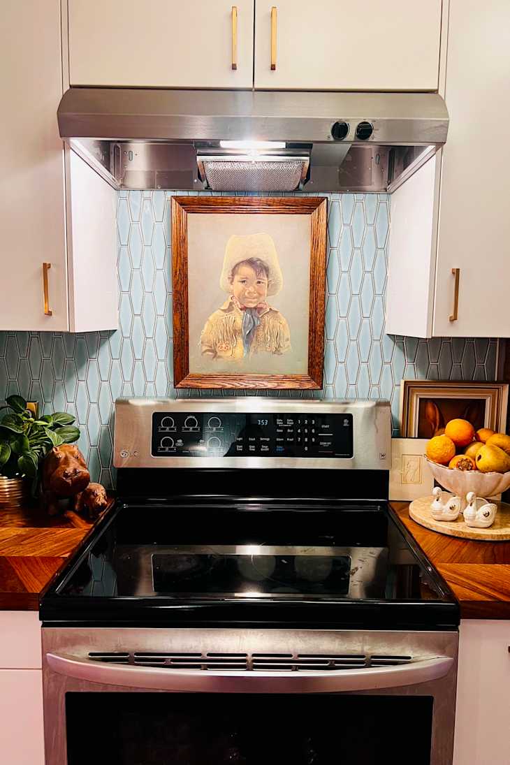 See Inside a Whimsical 530-Square-Foot Vancouver Apartment | Apartment ...