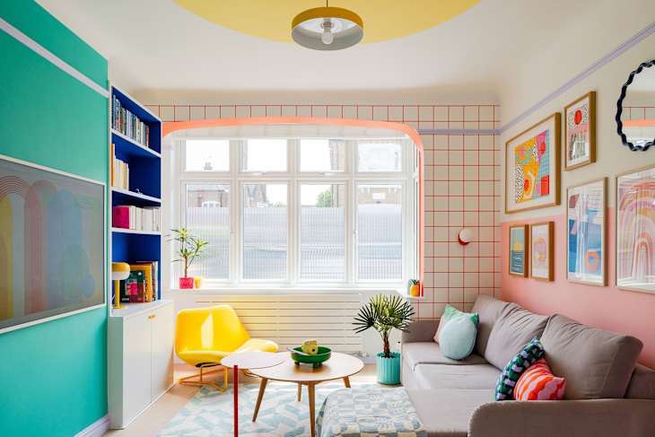A No Privacy-Living Room Got a Miami and Bauhaus-Inspired Redo ...