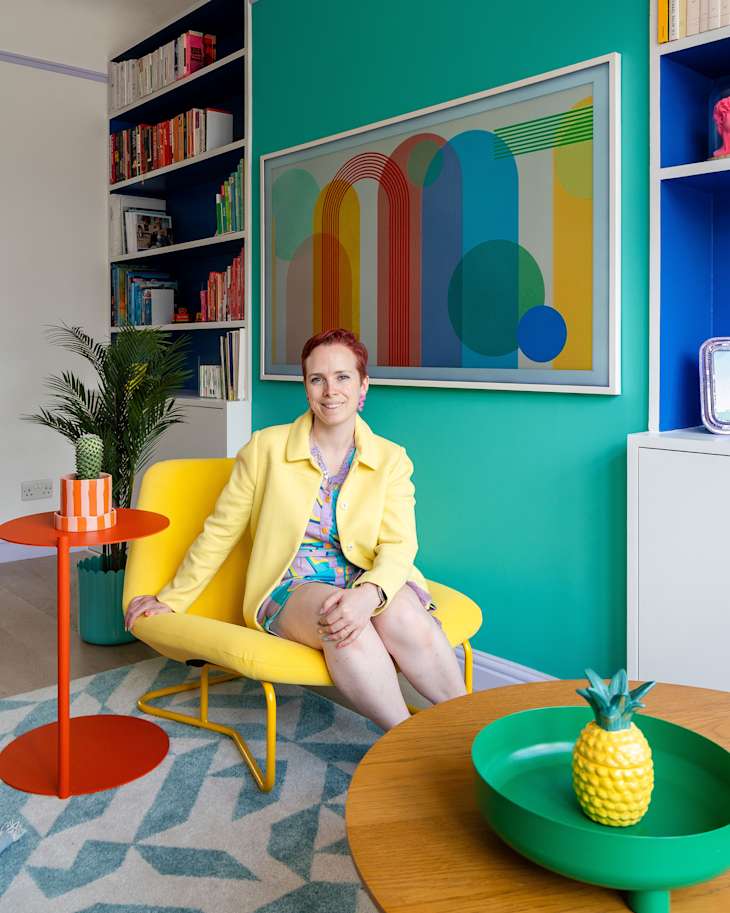 A No Privacy-Living Room Got a Miami and Bauhaus-Inspired Redo ...