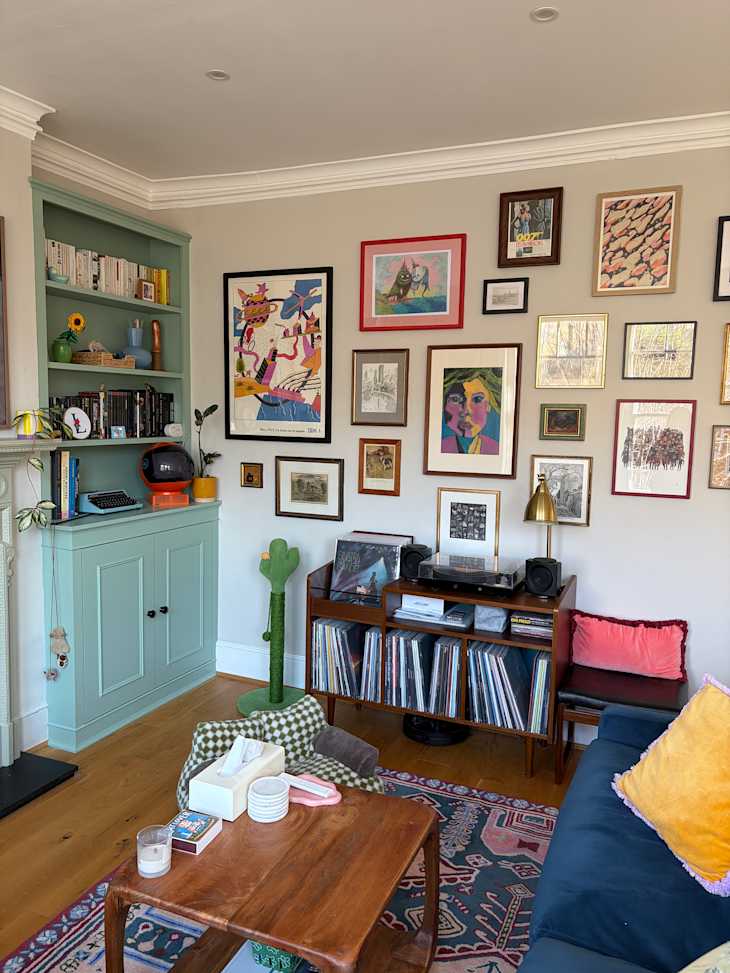 See Inside a Small, Bland London Flat Turned Colorful Home | Apartment ...