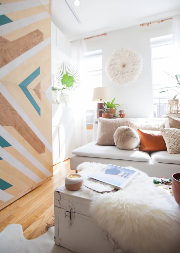 NYC Studio Tour: An Organized 280-Square-Foot Rental | Apartment Therapy