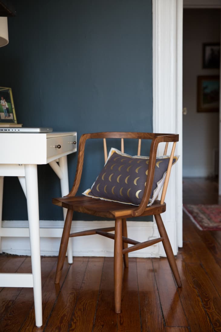 Home Office Mistakes — How to Fix Bad Work from Home Setups | Apartment ...