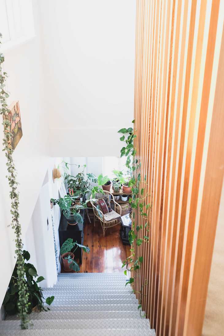 These 11 Stair Railing Ideas Will Inspire Your Next Project | Apartment ...