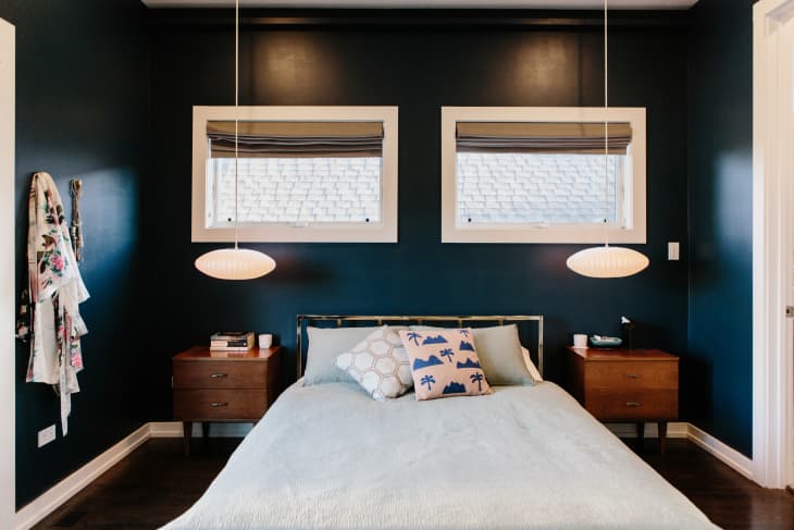 20 Gorgeous Dark Bedrooms Perfect for a Good Night's Sleep | Apartment ...