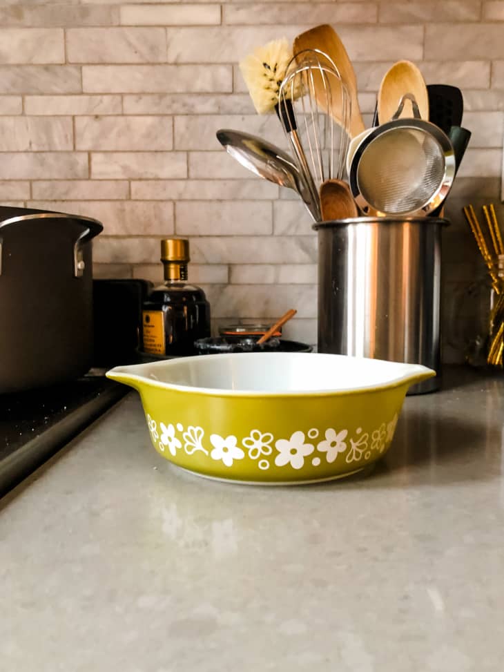 How to Collect Vintage Pyrex — Expert Tips for Collecting Vintage Pyrex ...