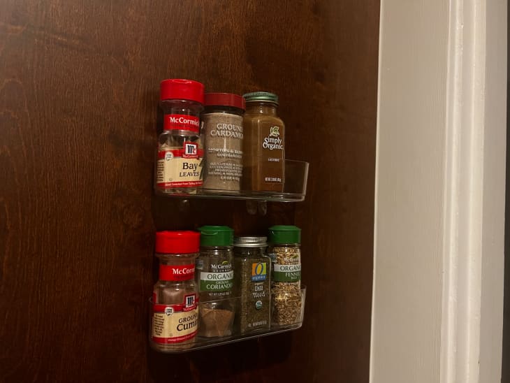 I Used the Command Medium Caddy to DIY a Fancy Spice Rack | Apartment ...