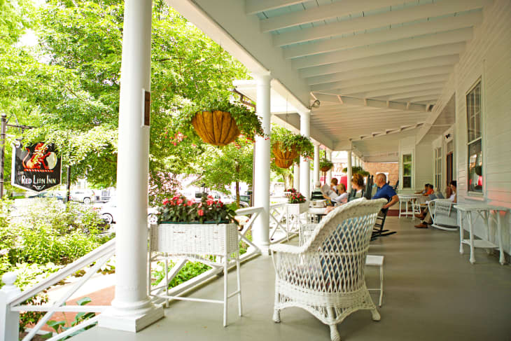 Why a Classic Inn Is the Perfect Weekend Travel Plan | Apartment Therapy