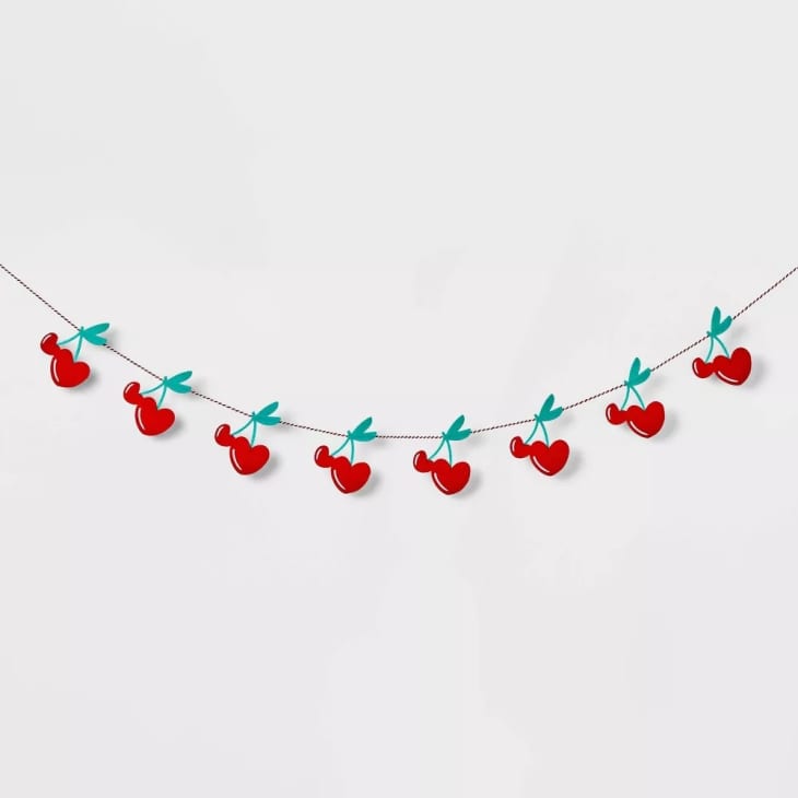 Aldi’s Strawberries Valentine’s Day Garlands Are Flying Off Shelves ...