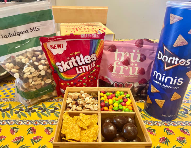 This Viral “Snackle Box” Trend Is My Favorite Airport Hack | Apartment ...