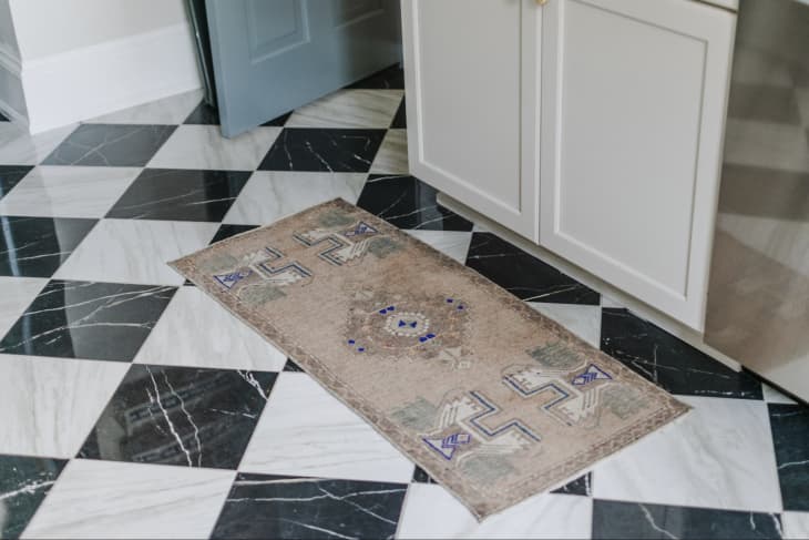 People Are Just Discovering This Secret Plastic Wrap Trick | Apartment ...