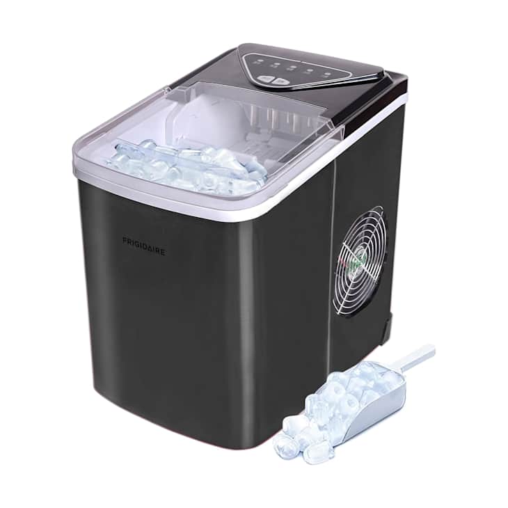 Aldi’s Countertop Mini Ice Maker Is a Summer Essential | Apartment Therapy