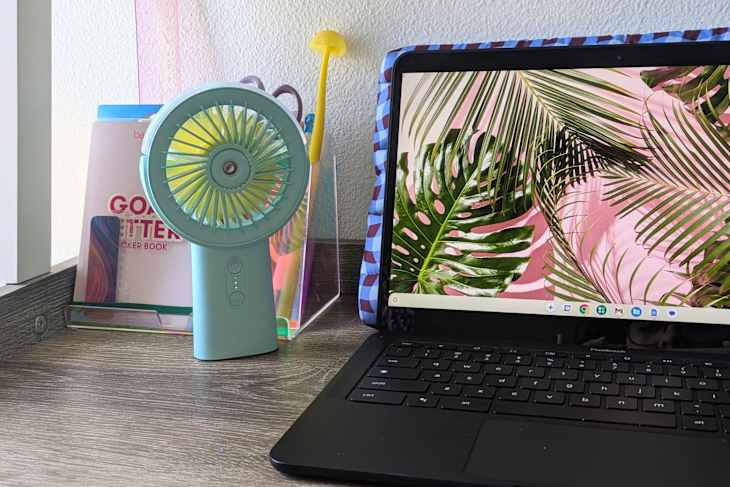 Otlonpe Handheld Misting Fan Review (With Photos) | Apartment Therapy