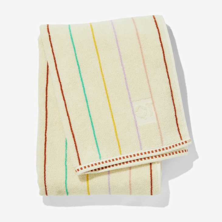 I Tried the Quiet Town Prism Bath Towel (Review) | Apartment Therapy