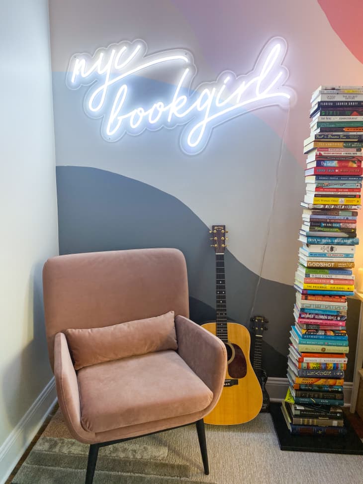 7 Bookstagrammers On How to Create a Cozy Reading Nook | Apartment Therapy