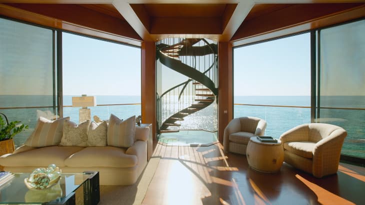 What to Expect From Netflix’s New Real Estate Show, “Selling the OC ...