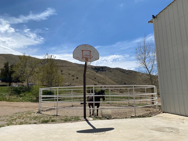 Inside the Eerie House From Jordan Peele’s New Film “Nope” | Apartment ...