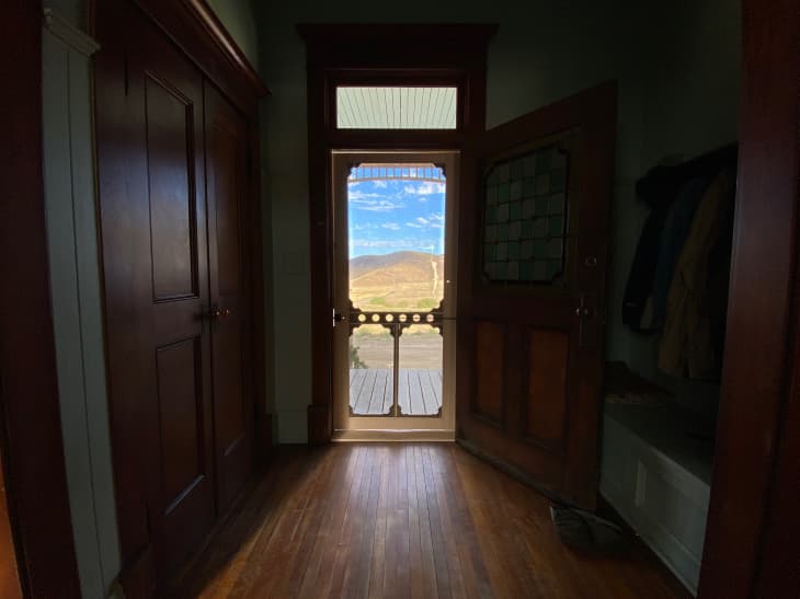 Inside the Eerie House From Jordan Peele’s New Film “Nope” | Apartment ...