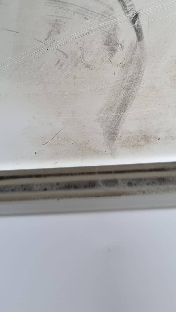 This 2-Ingredient Combo Removes Sticky Residue | Apartment Therapy