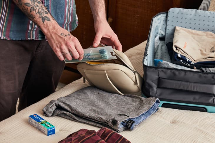 How to Pack a Suitcase (It's the Only Guide You'll Need) | Apartment ...