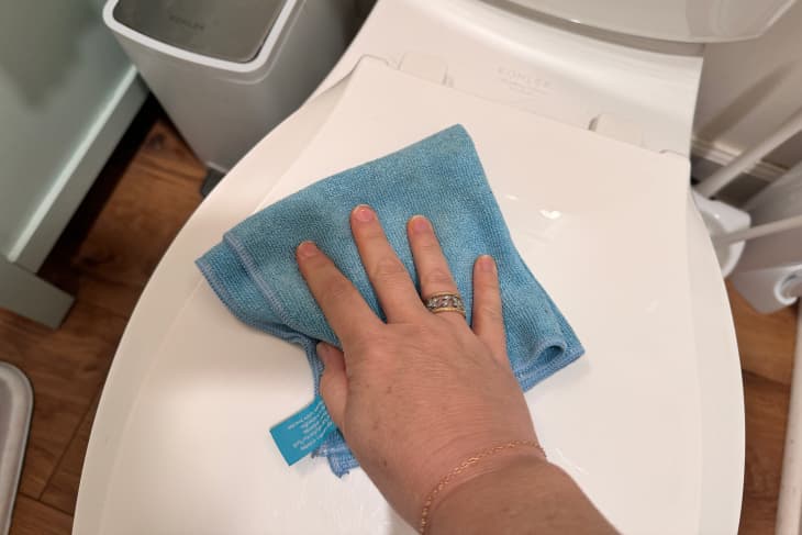 Pro Cleaner’s Smart Cleaning Rag Trick | Apartment Therapy