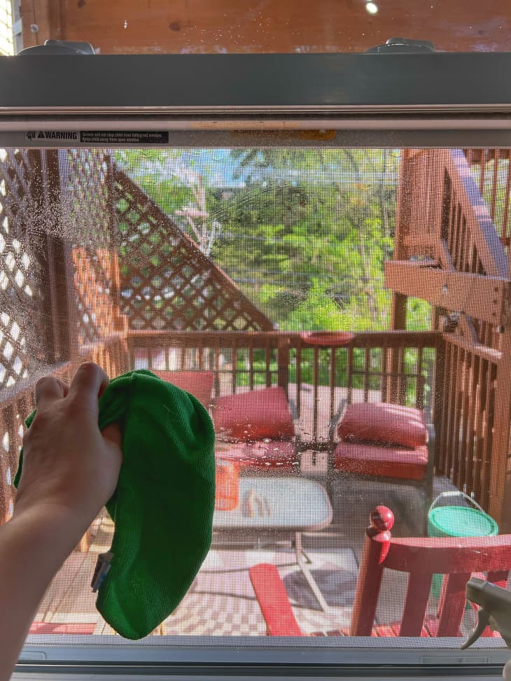 How to Clean Windows in 8 Steps | Apartment Therapy