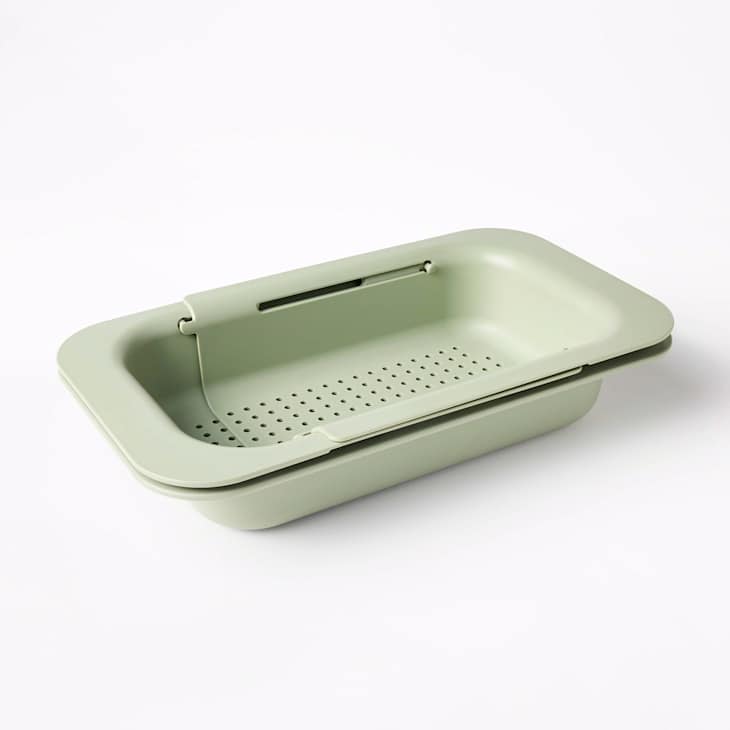 Leave A Colander In Your Sink For Ingenious Organizing | Apartment Therapy