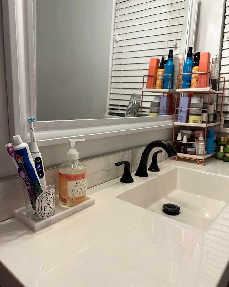 My Friend’s Bathroom Storage Trick Is So Smart | Apartment Therapy