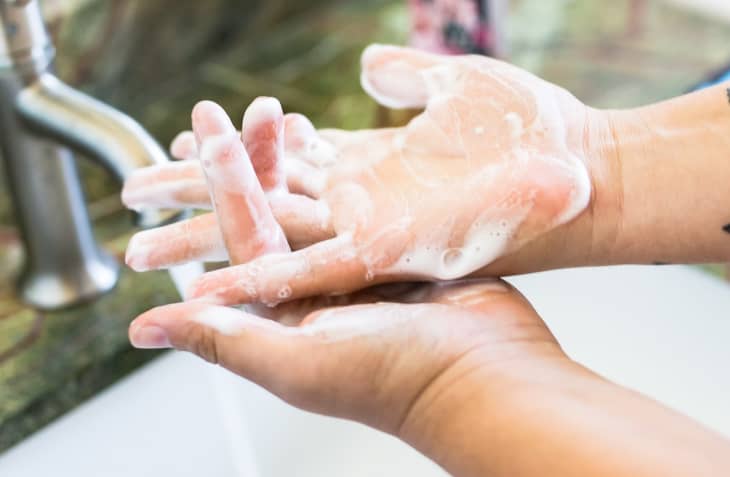 6 Expert Tips for Coping with Skin Picking Disorder | Apartment Therapy