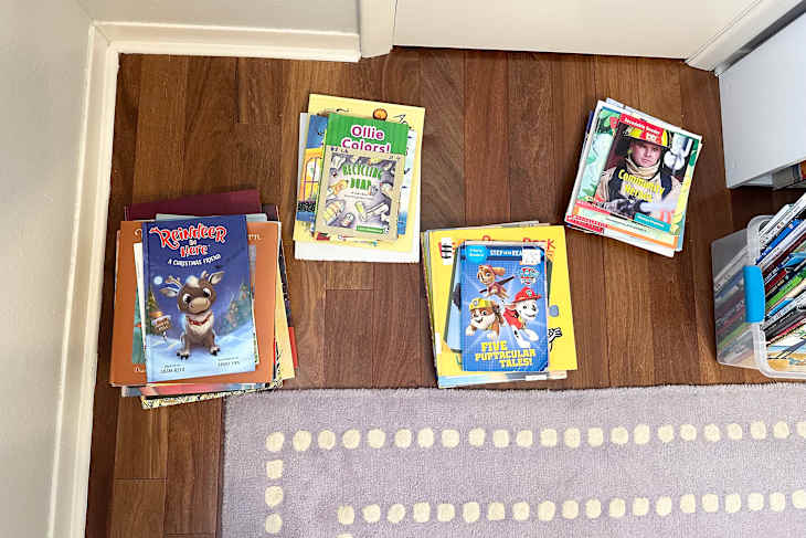 I Tried the “Snowball Method” and Decluttered More Than 40 Books ...