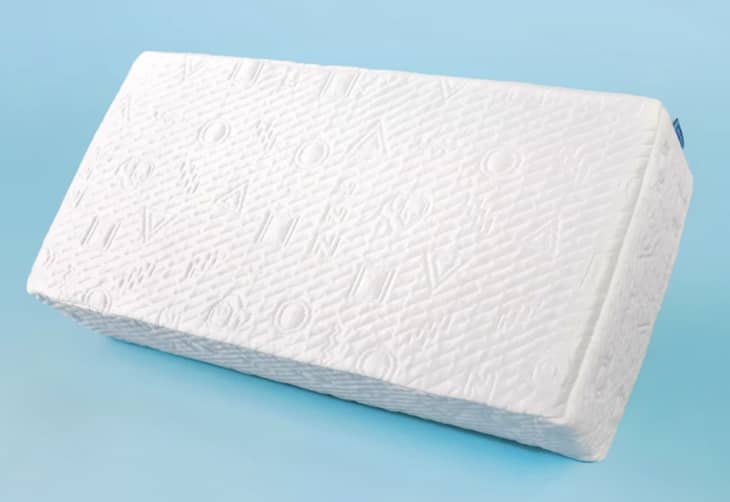 I Tried Pillow Cube's Ice Cube Cooling Pillow PRO and I'm a Big Fan ...