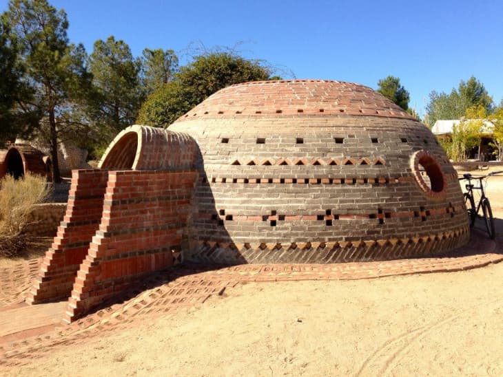 CalEarth Is Building Sustainable Homes Out of "SuperAdobe" | Apartment ...