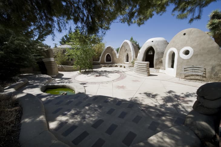 CalEarth Is Building Sustainable Homes Out of "SuperAdobe" | Apartment ...