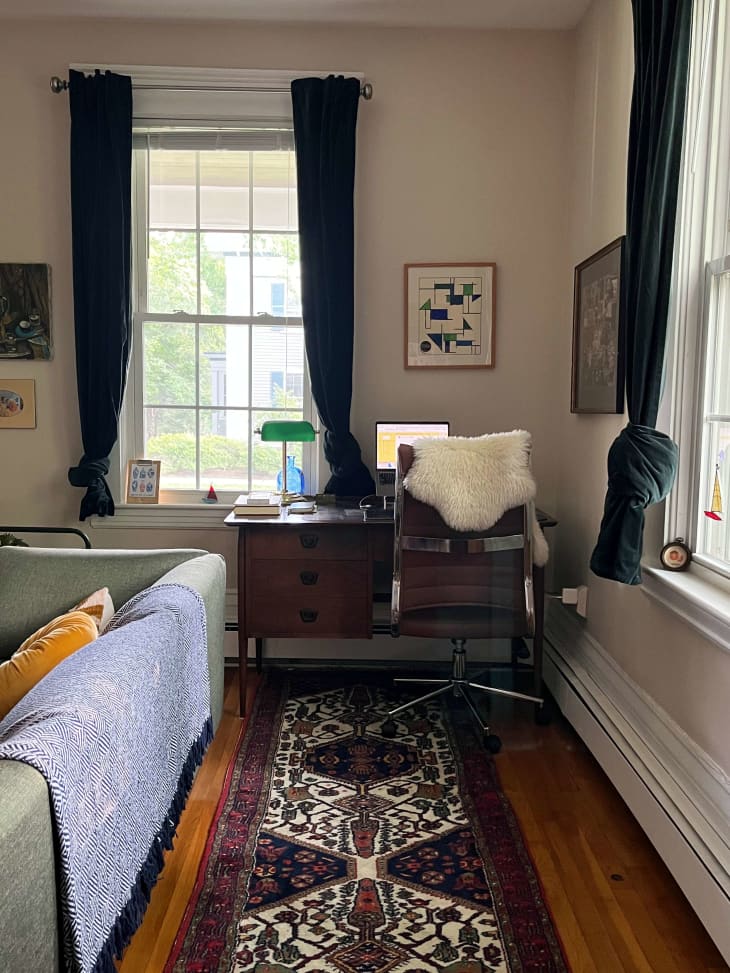 The Living Room Layout Hack That Makes My Apartment Feel Way Bigger ...