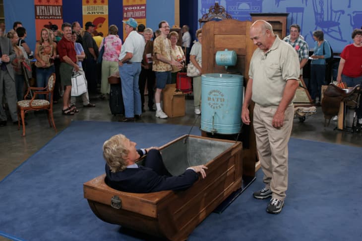 A History of the Folding Bathtub, a Wonderfully Weird Invention ...