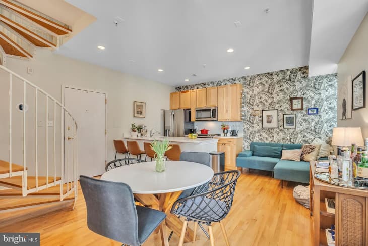 A 700 Square Foot NYC Loft vs. a Washington, D.C. Duplex | Apartment ...