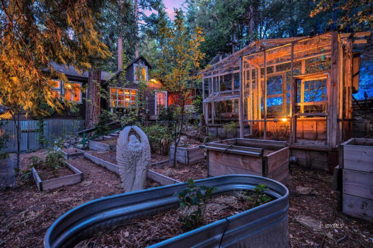 See Photos Inside This Cozy 1947 Cabin in California | Apartment Therapy