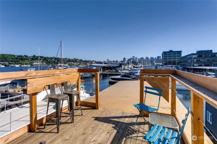 This 353-Square-Foot Seattle Houseboat Is for Sale (PHOTOS) | Apartment ...